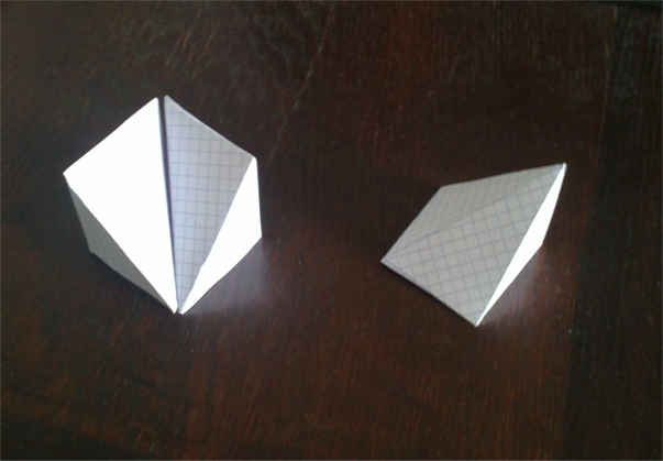 Découpage du cube en trois pyramides identiques